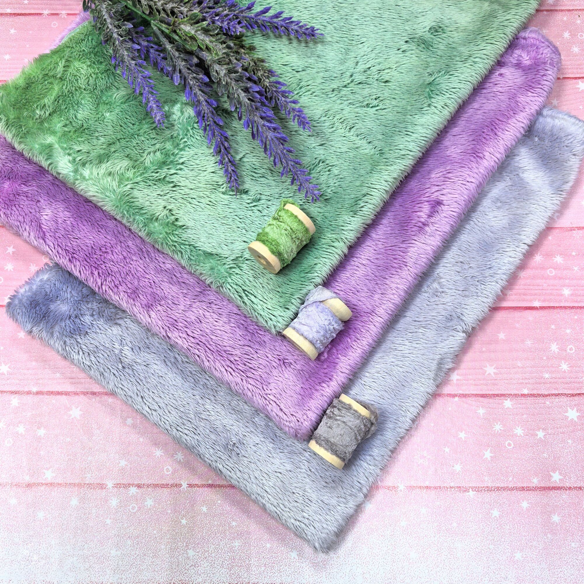 Набор меха ручного окрашивания для творчества, игрушек, кукольной одежды, 3 отреза, 3 шелковые ленты