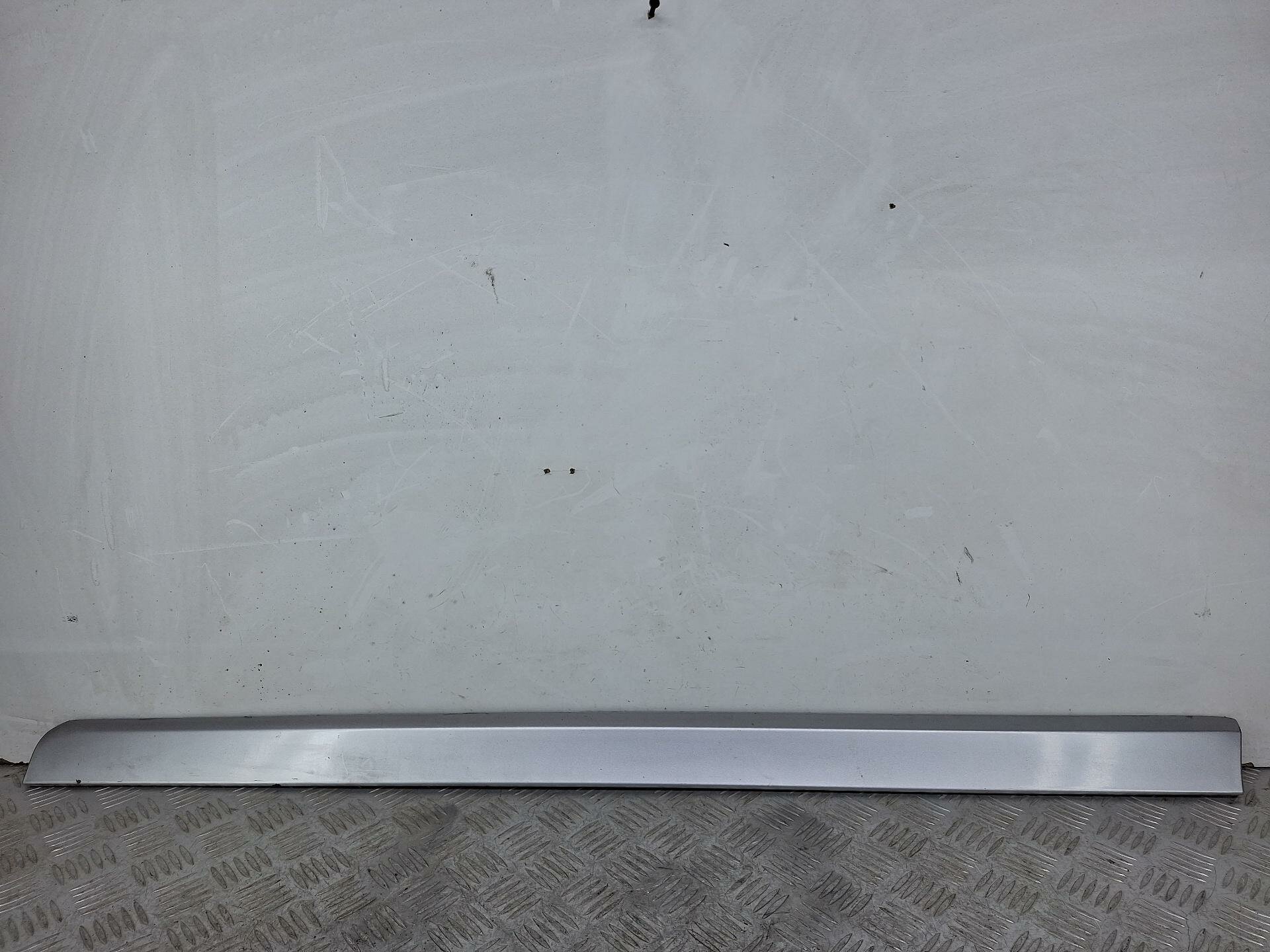 Накладка двери передней правой Audi A4 B7 2006