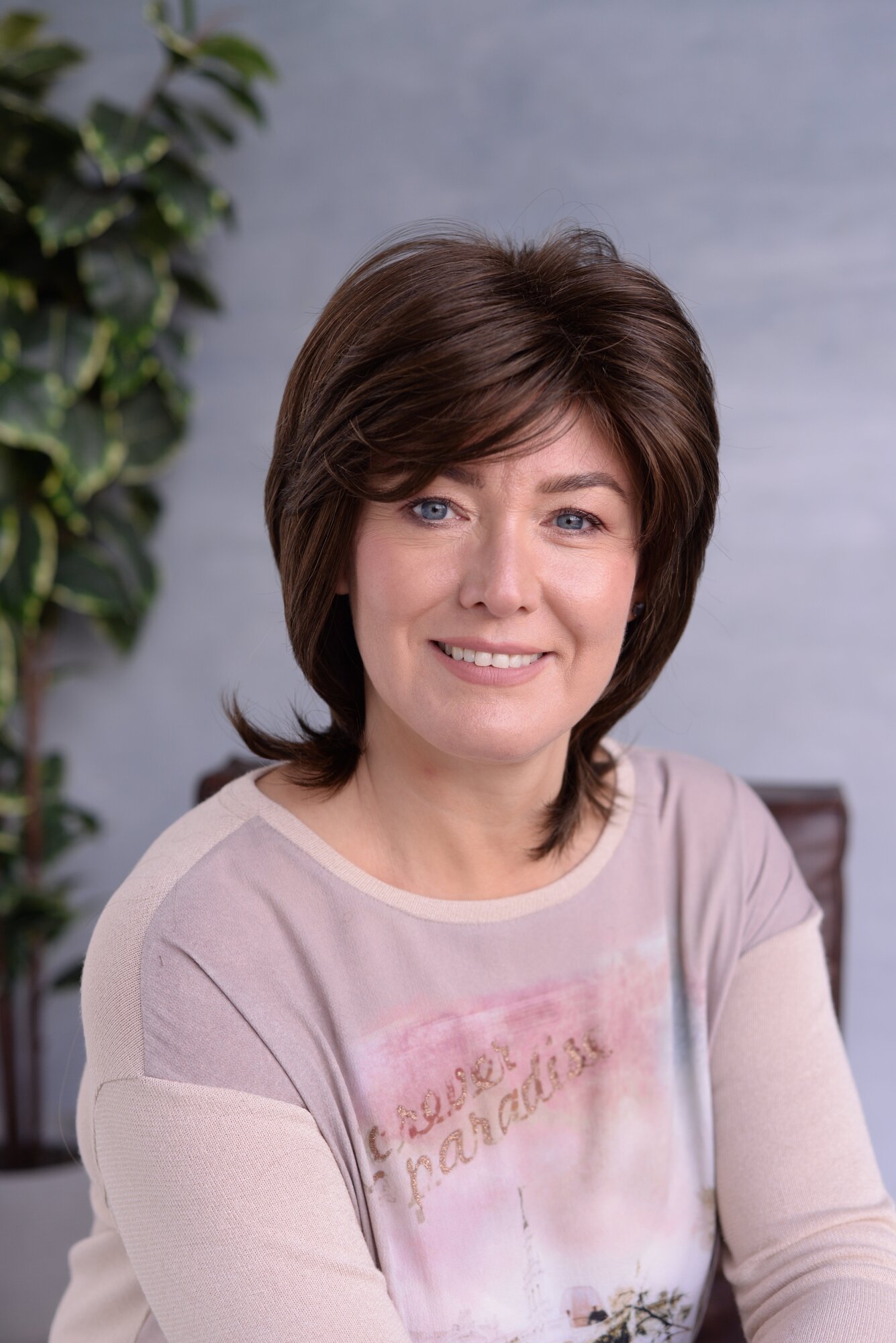 VIP-PARIK Парик женская стрижка из искусственных термоволос