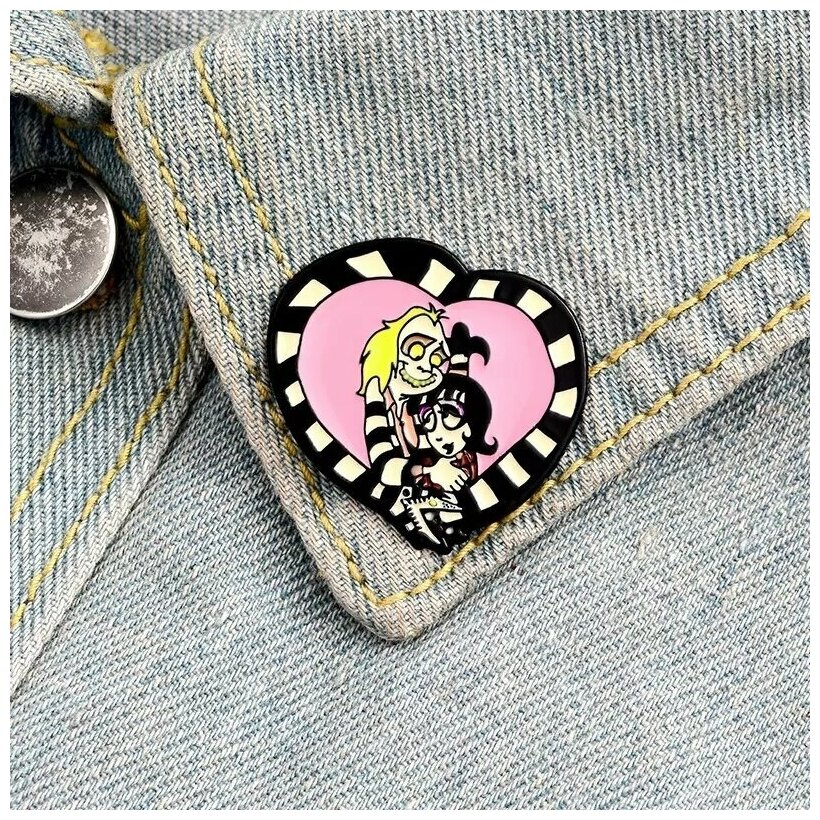 Значок Сердце Битлджус и Лидия из фильма Beetlejuice