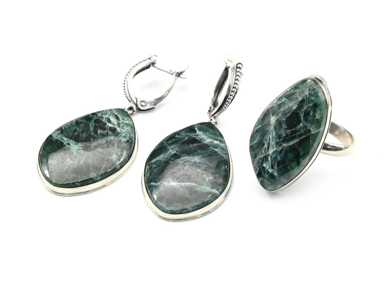 Комплект бижутерии: кольцо, серьги, апатит