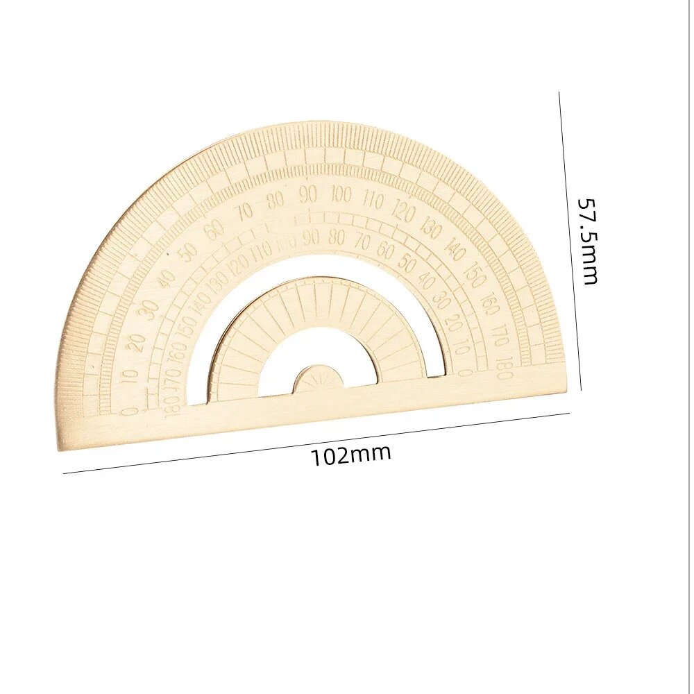 Металлическая линейка и транспортир protractor