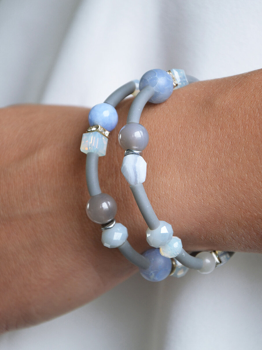 Эластичный браслет