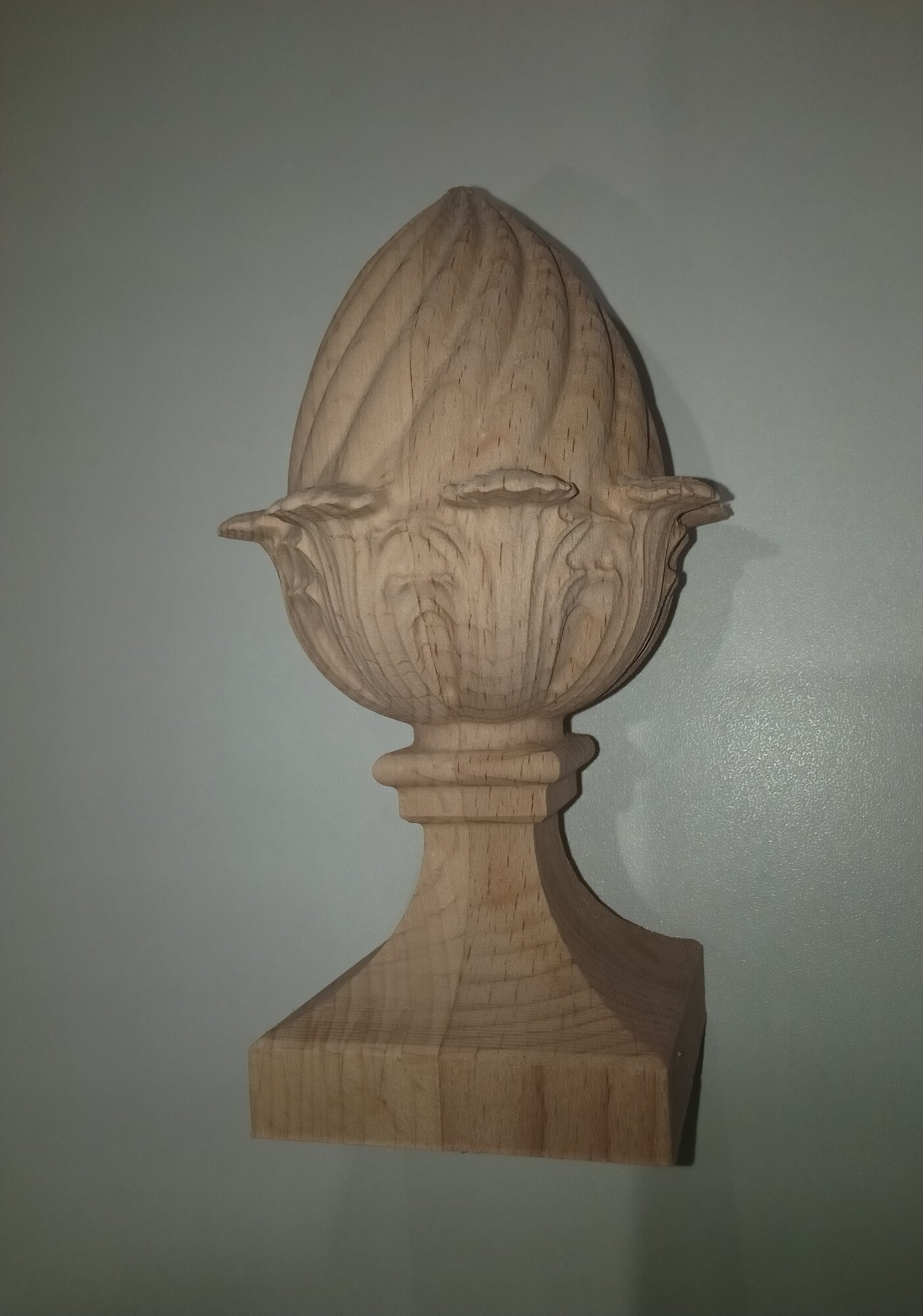 Навершие для столба деревянной лестницы