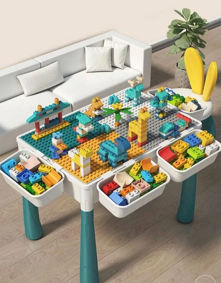 Стол-трансформер с конструктором