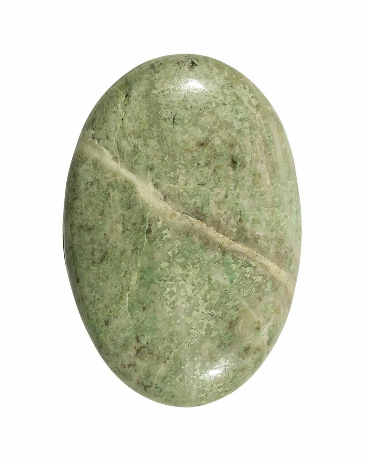 Кабошон из гарниерита размером 47х32х6 мм.