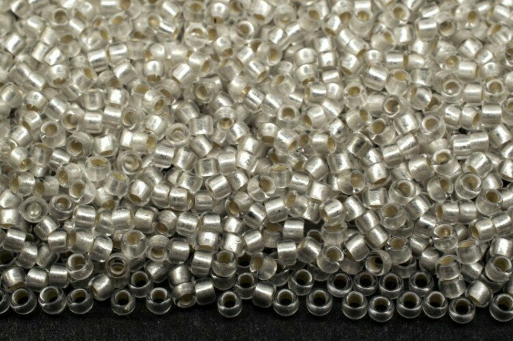 Бисер японский TOHO круглый 15/0 #0021F хрусталь матовый, серебряная линия внутри, 10 грамм