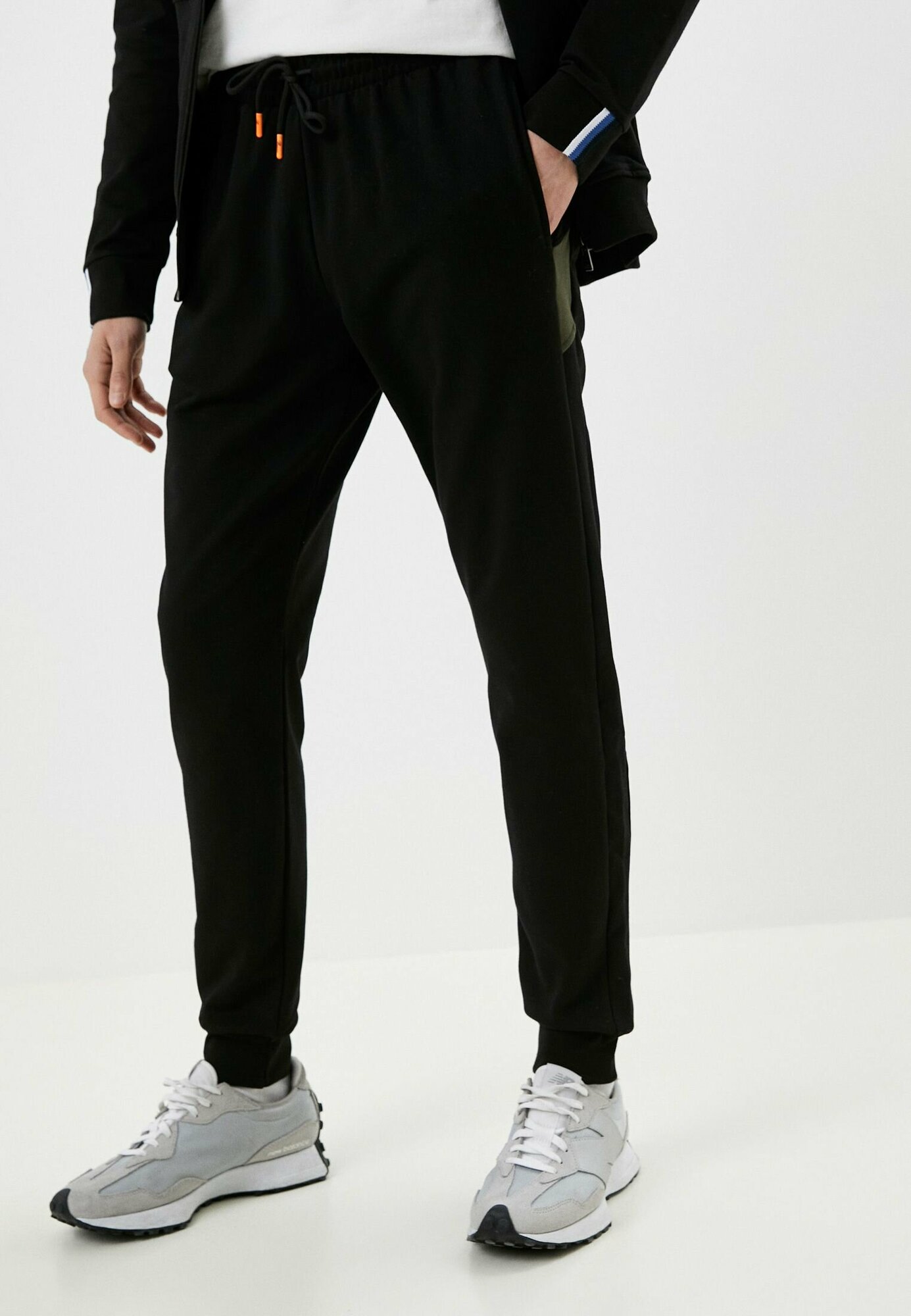 Брюки спортивные