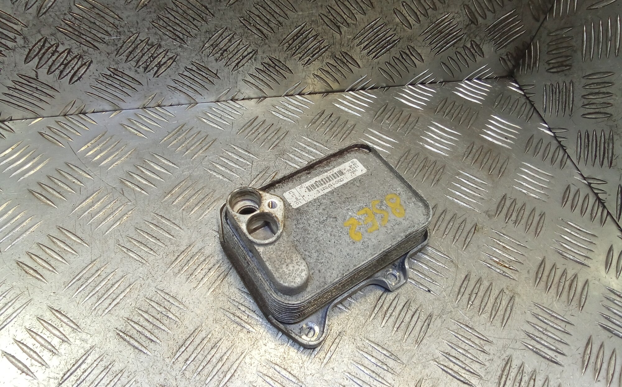 Теплообменник бензиновый VOLKSWAGEN TOURAN (1T1, 1T2), Номер 03C117021E