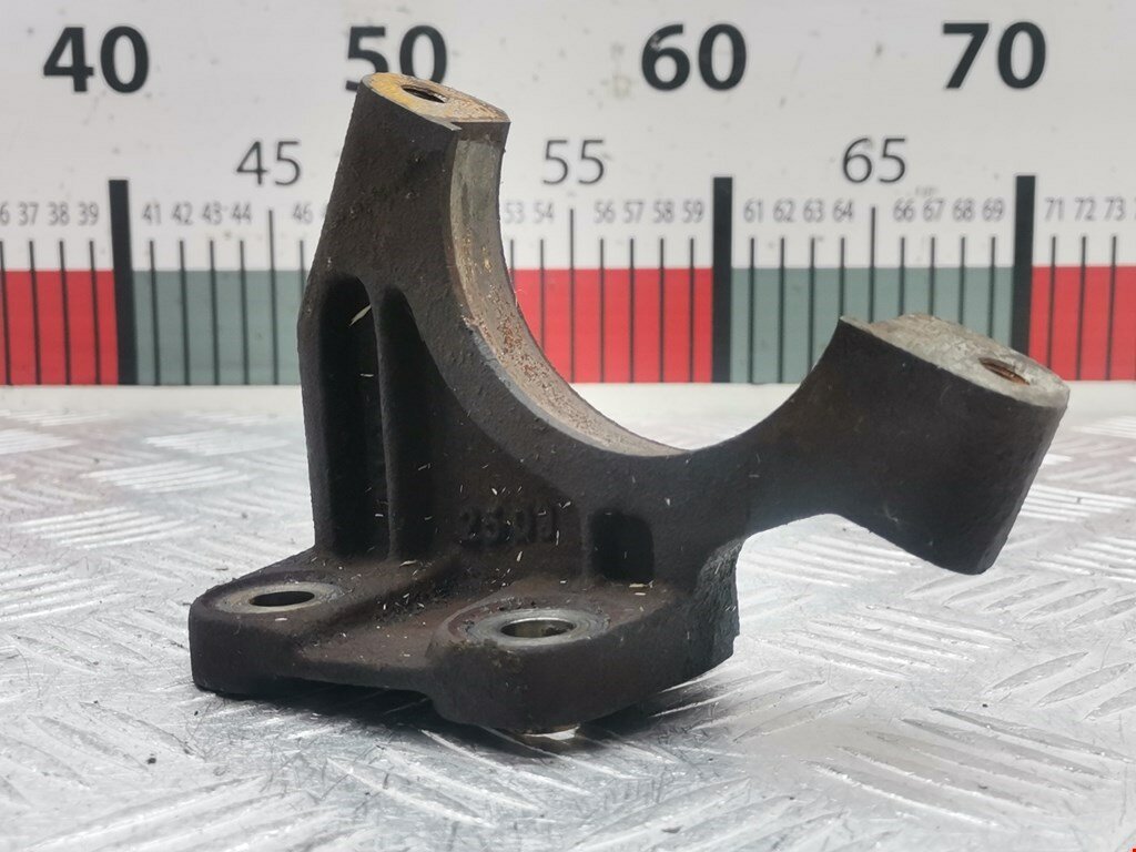 Кронштейн полуоси Mitsubishi Space_Star 1 M613675 арт. 2068205