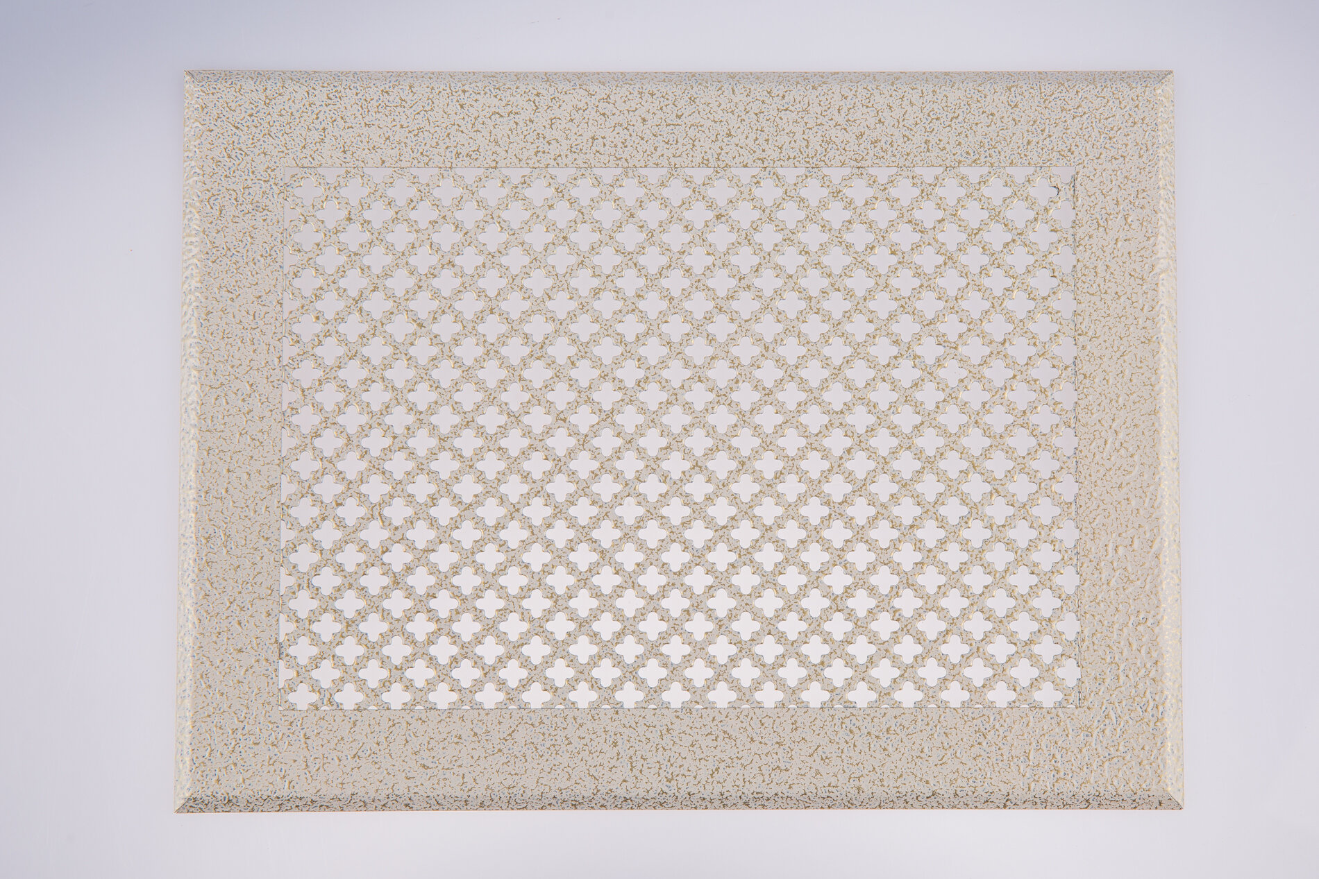 Решетка вентиляционная 190х140мм металлическая на магнитах, цветок, антик белый