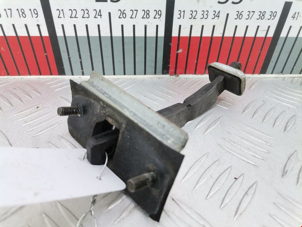 Ограничитель открывания двери задней Mazda Xedos6 C00172270F арт. 1971558