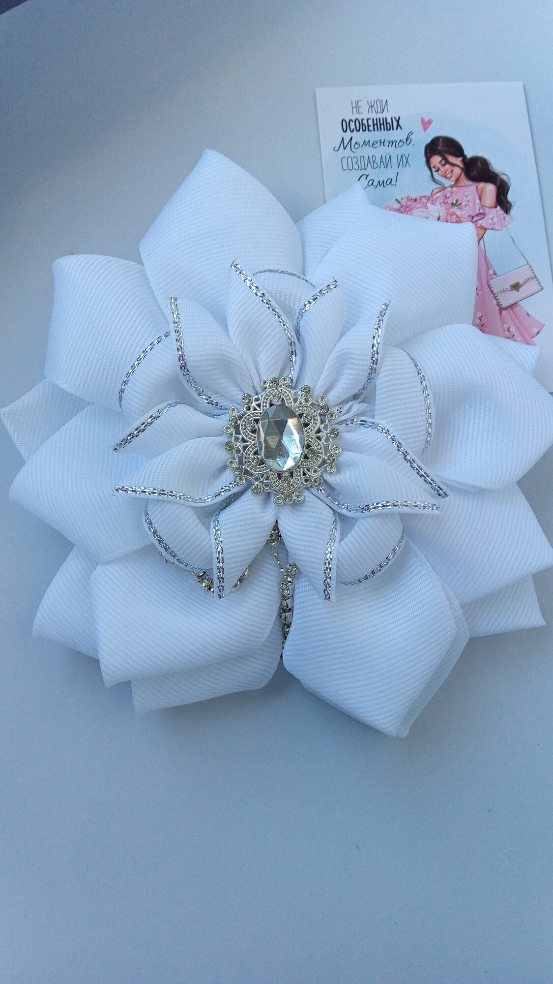 Школьный бантик на заколке