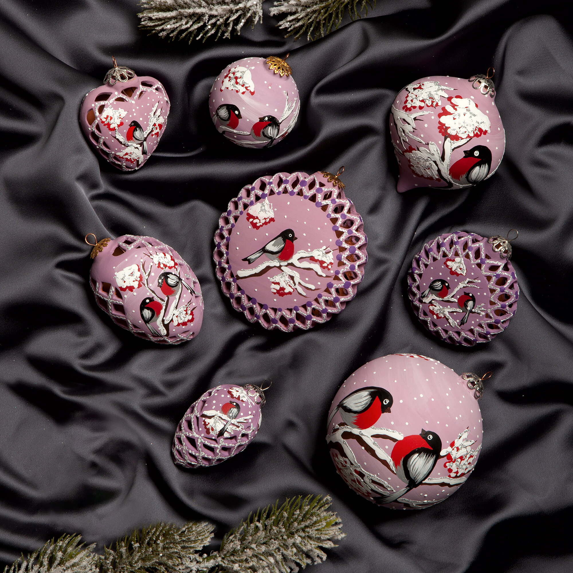 Набор керамических ёлочных игрушек ручной работы - "Снегири".