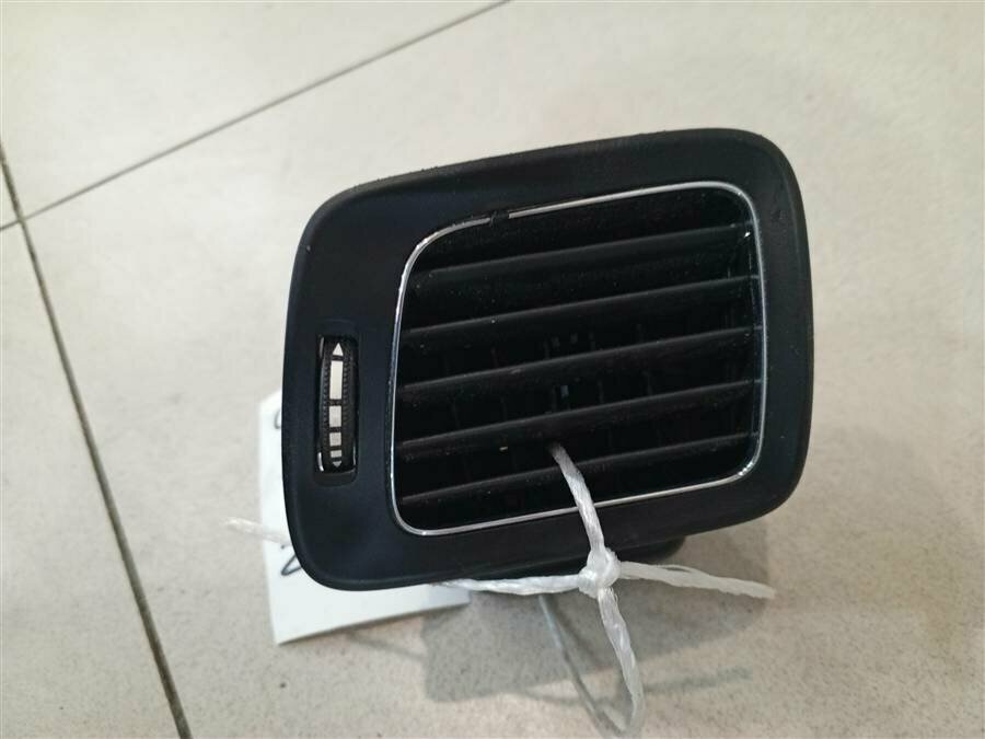 Дефлектор воздушный правый от Kia Ceed 2012-2018