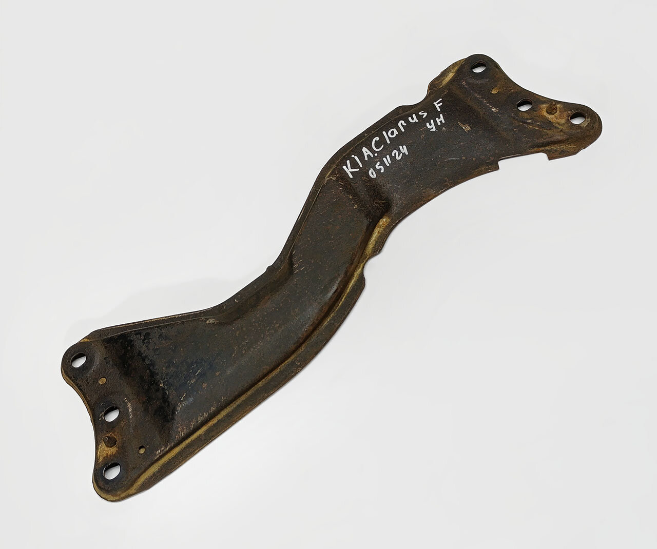 Балка поперечная Kia Clarus