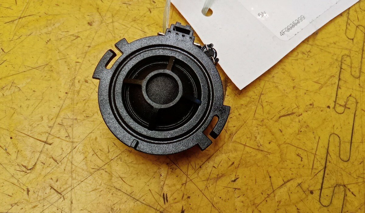 Динамик A6 (C6,4F) Audi 4F0035399