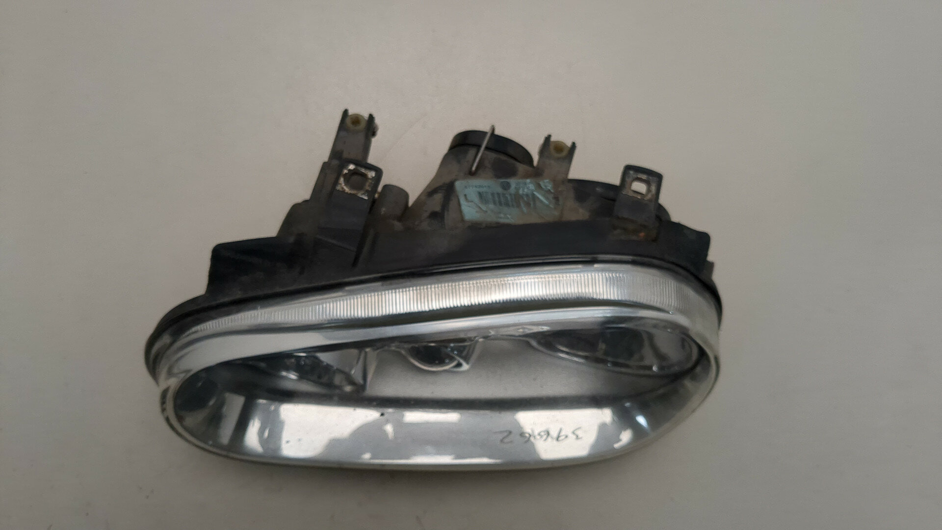 Фара (передняя) левая Volkswagen Golf 4 Б/У