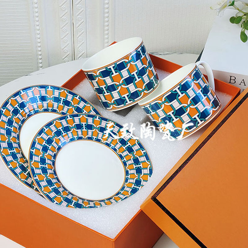 Набор кофейных чашек и блюдец в европейском стиле, ретро, для послеобеденного чая, пара для лучших друзей, двойная чашка и блюдце, для чайной комнаты или кафе