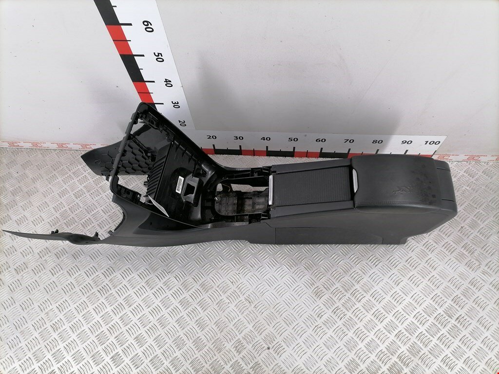 Подлокотник Volvo S60 2 39821870 арт. 1080663