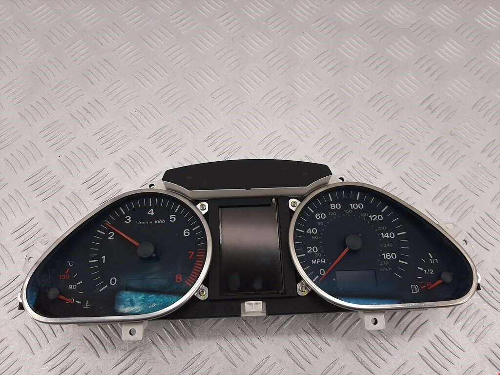 Панель приборная (щиток приборов) Audi A6 C6 4F0920950T арт. 754677