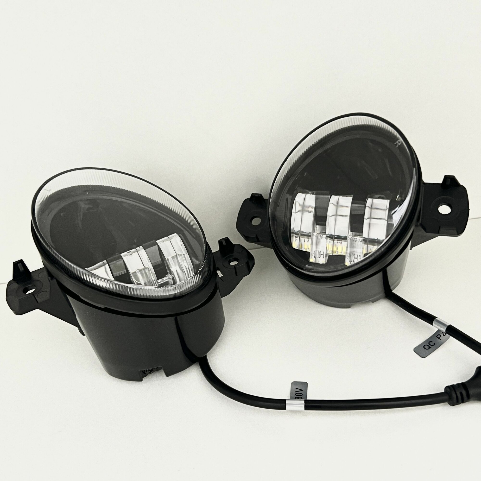 Фары противотуманные LED 5 линз Nissan Teana, X-Trail T32, Qashqai, Murano Z52, Micra, 3000K + 6000K (2 режимные, белый + жёлтый свет) (2 шт.)