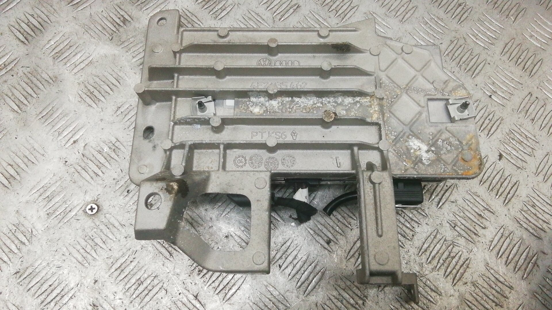 Усилитель музыки AUDI A6 C6, Номер 4f2035462