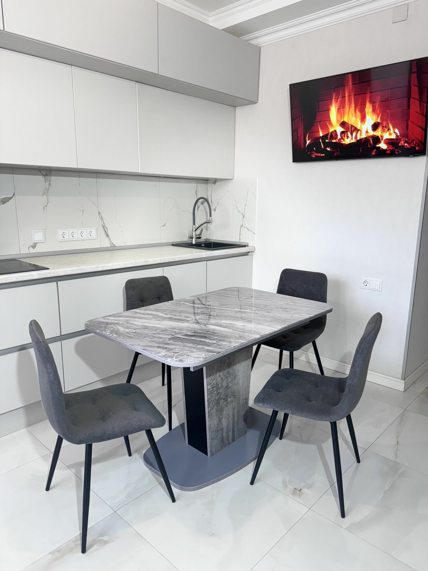 Кухонный стол и стулья Обеденная группа