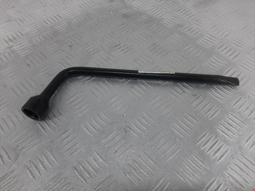 Ключ баллонный Volvo S40 V40 1 30870904 арт. 1722775