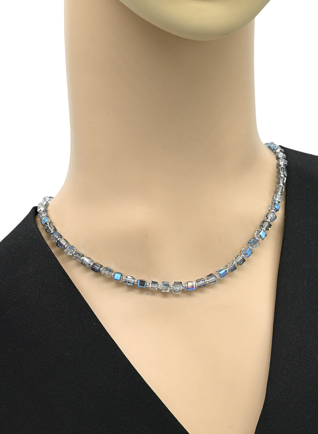 Бусы, циркон