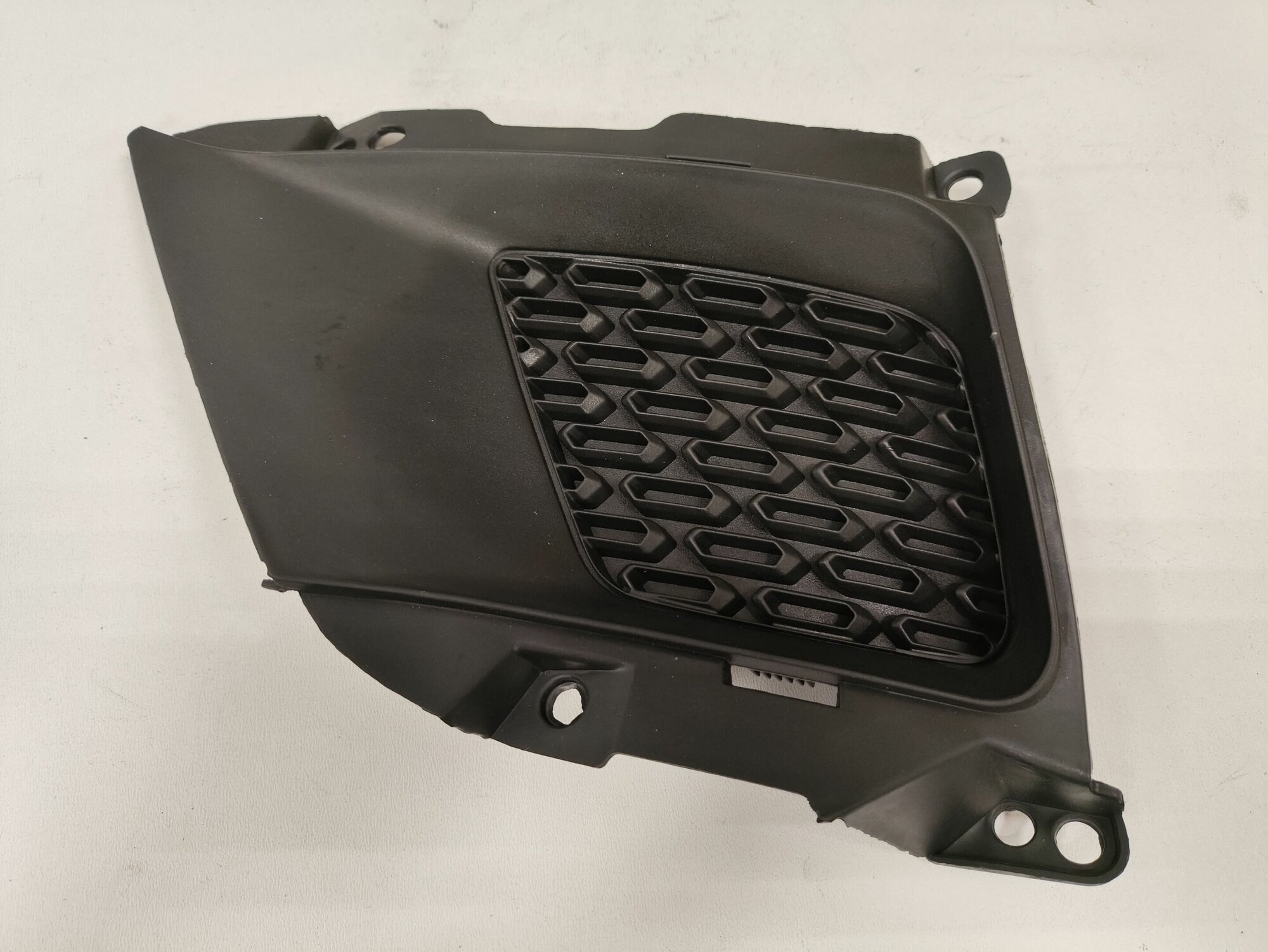 Решетка бампера переднего левая Chery Tiggo 2 [1.5 16V 4AT внедорожник] J692803519