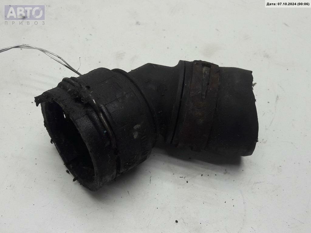 Фланец (тройник) системы охлаждения Volkswagen Golf-5