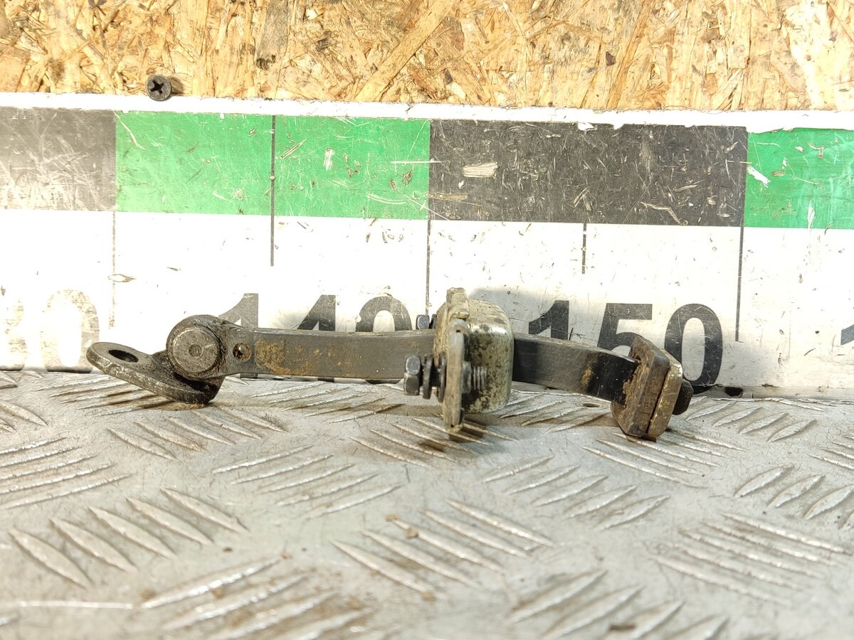 Ограничитель двери задний HYUNDAI MATRIX 2001-2010 7948017000