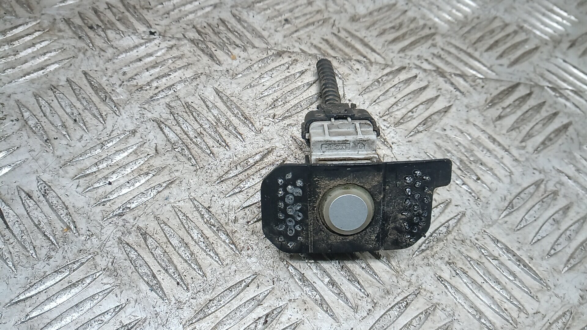 Парктроник задний KIA CEE'D 2 (JD)