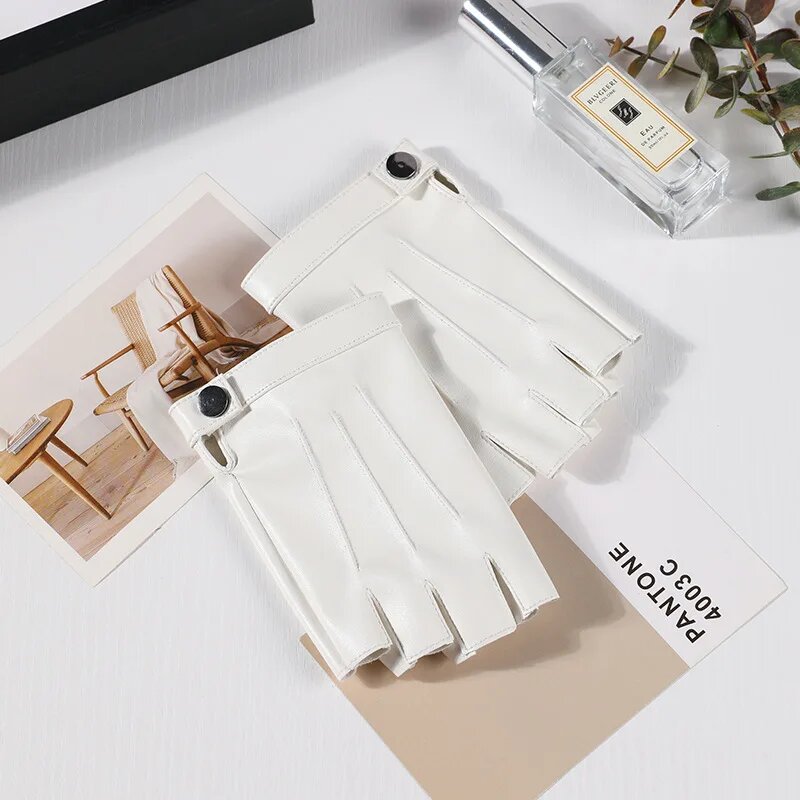 Перчатки для женщин