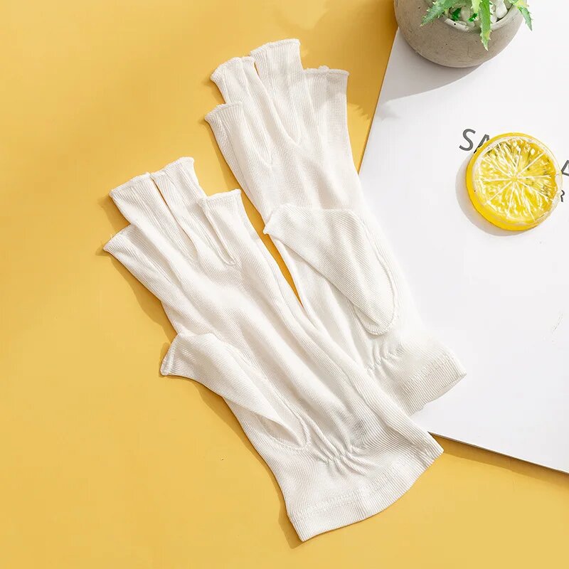 Перчатки для женщин