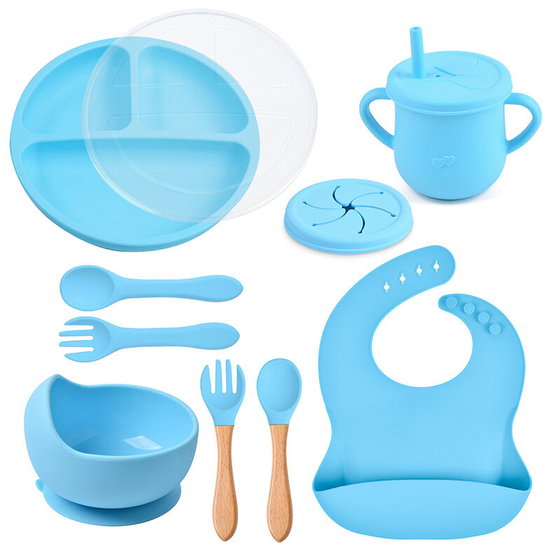 Эксклюзивный набор силиконовой посуды для детей 612 месяцев представлен в трендовом яркосинем оттенке