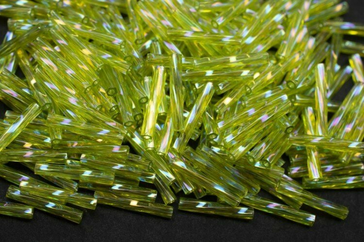 Бисер японский Miyuki Twisted Bugle 12мм #0258 chartreuse, радужный прозрачный, 10 грамм