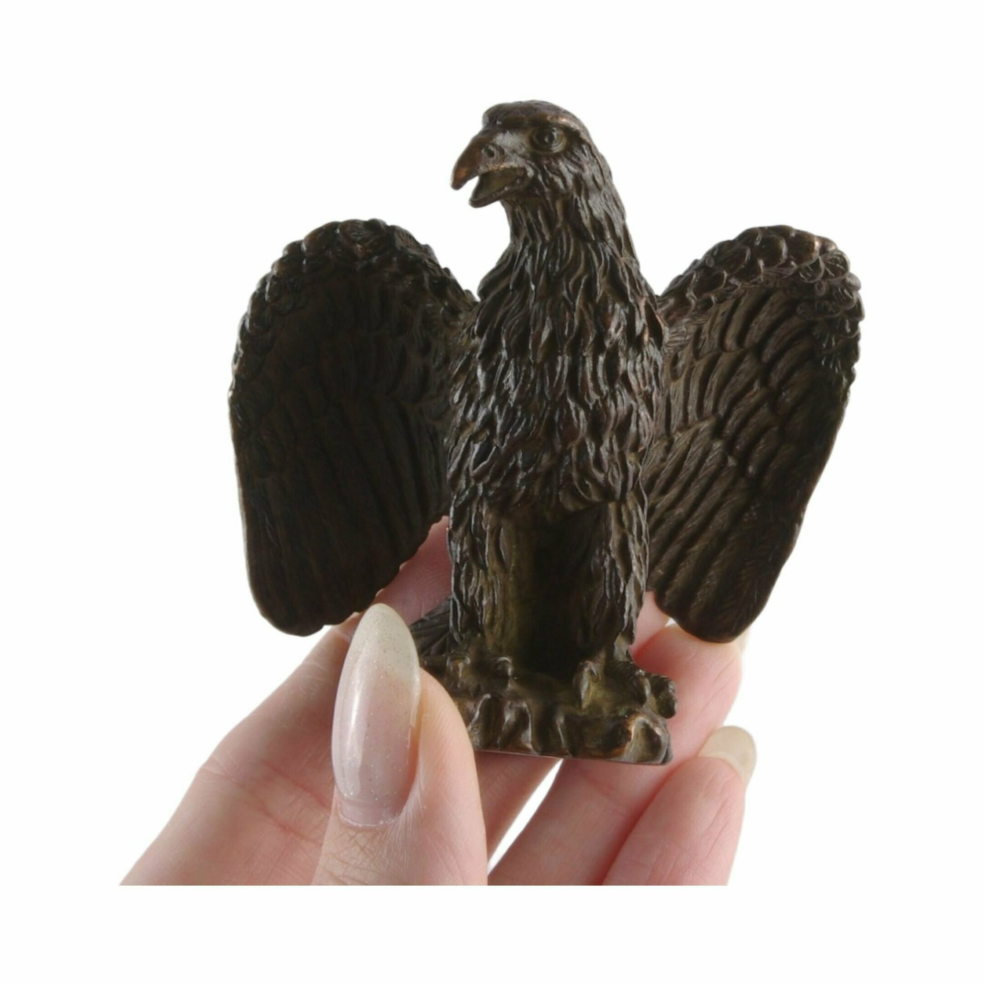 Миниатюрная статуэтка/ пресс- папье "Орел". Бронза, прочеканка. Китай, вторая половина XX века