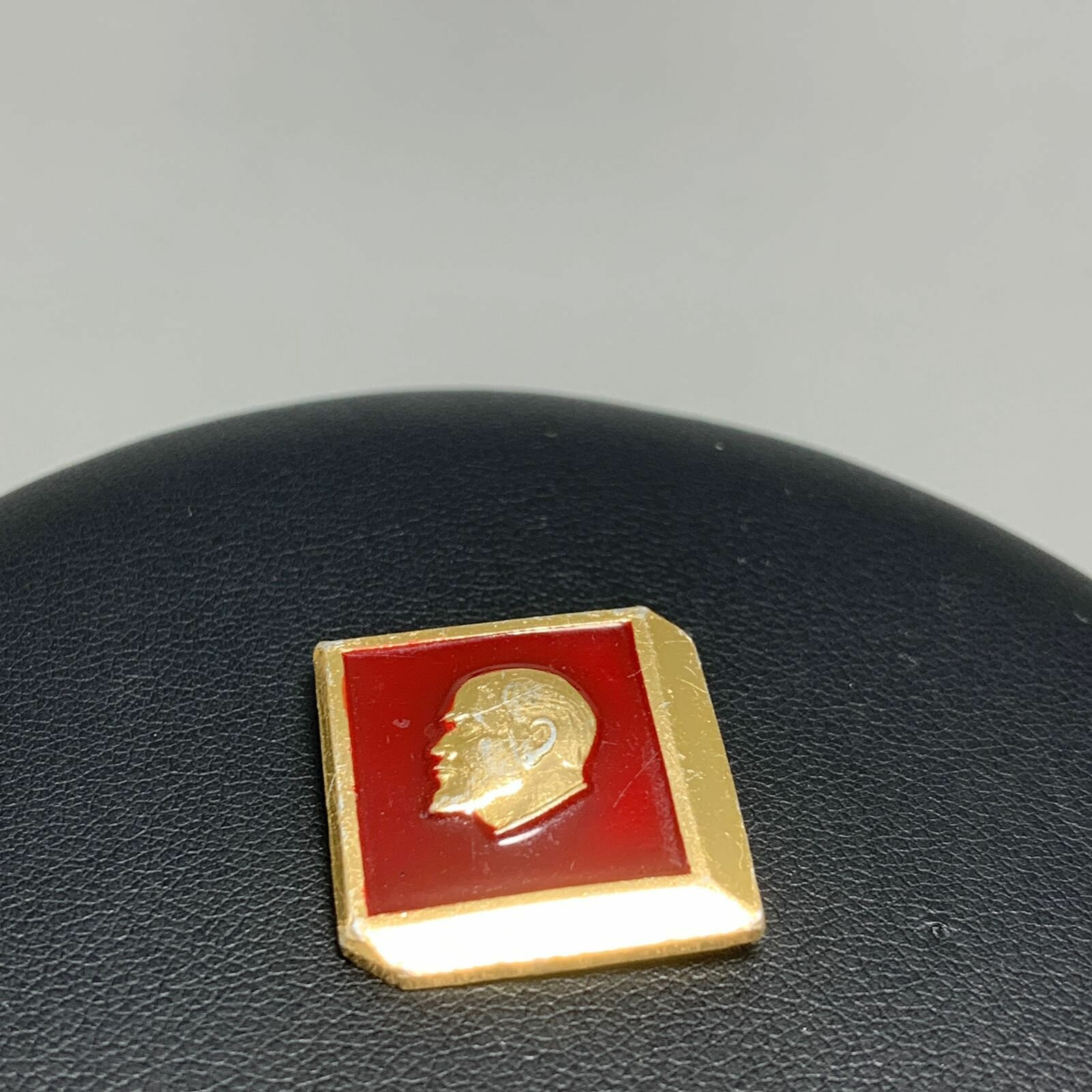 Советский винтажный значок с изображением Ленина клеймо ценник сделано в СССР