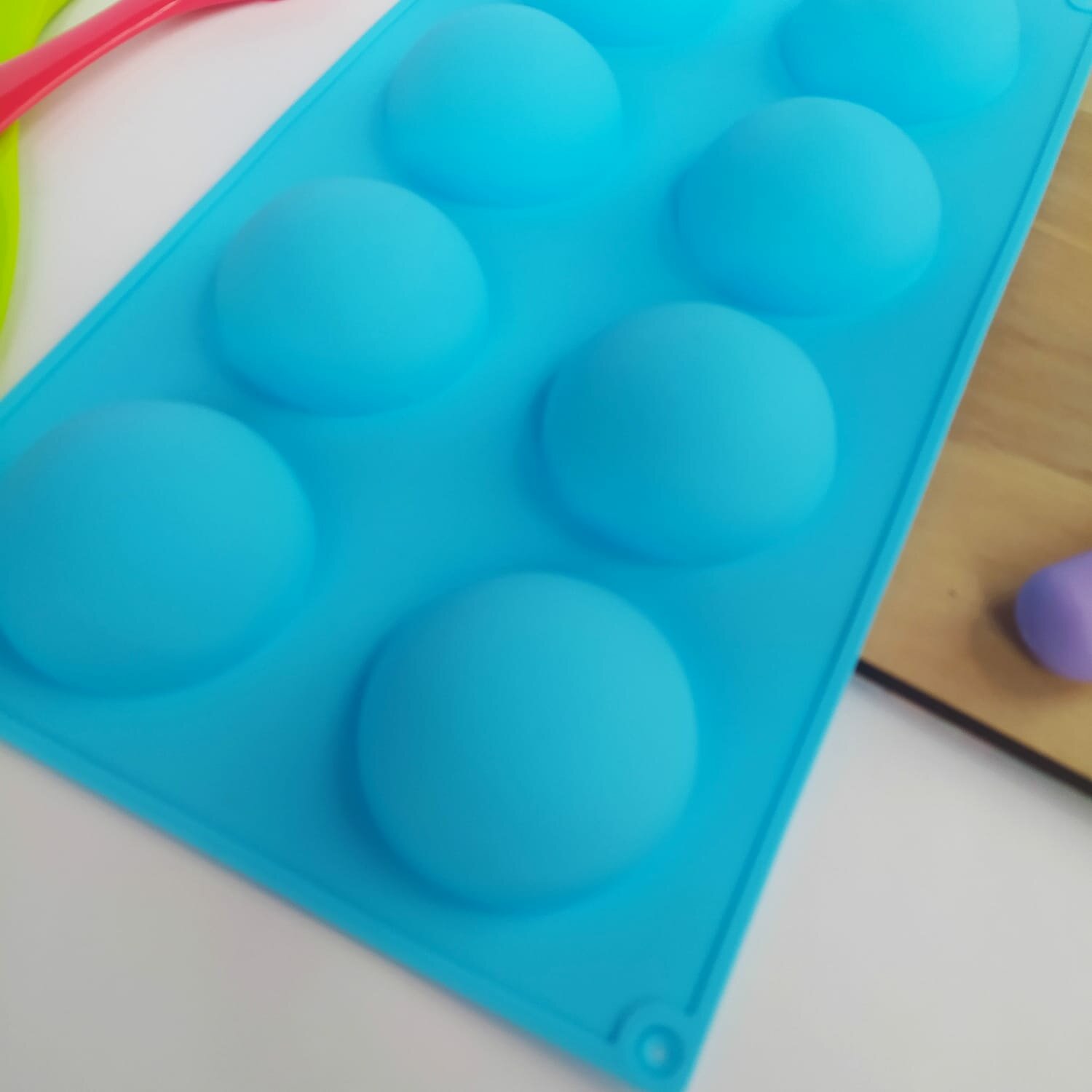 Форма силиконовая для выпечки «Полусфера», 29×17 см, 8 ячеек, d=5,5 см, цвет голубой