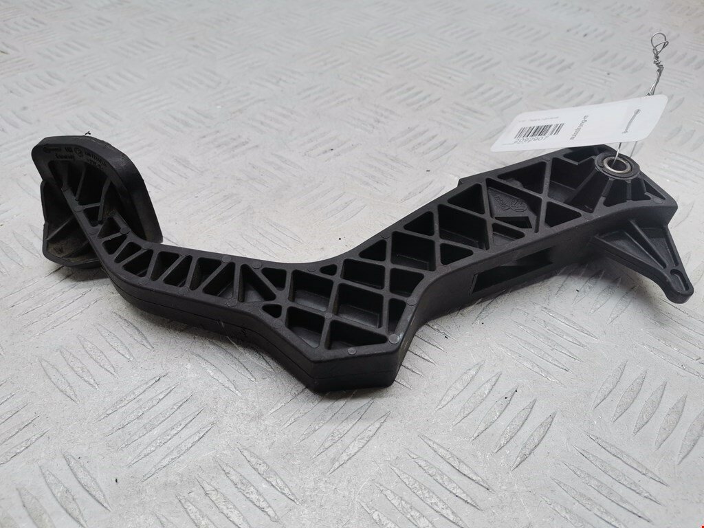 Педаль сцепления Volkswagen Bora(Jetta) 1J1721321D арт. 2092907