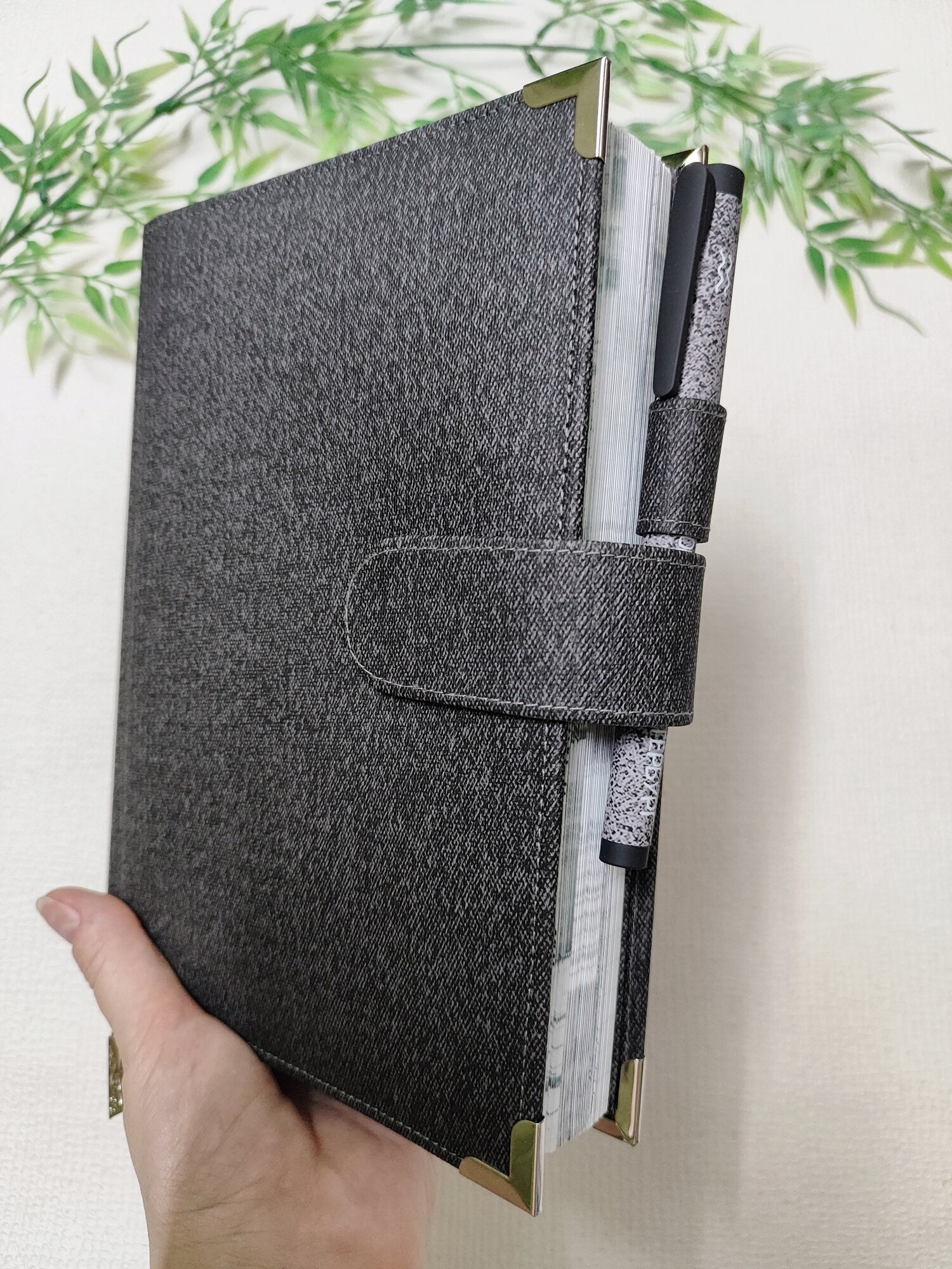 Недатированный планер "Питер", А5, в книжном переплёте, 160 л, обложка из экокожи