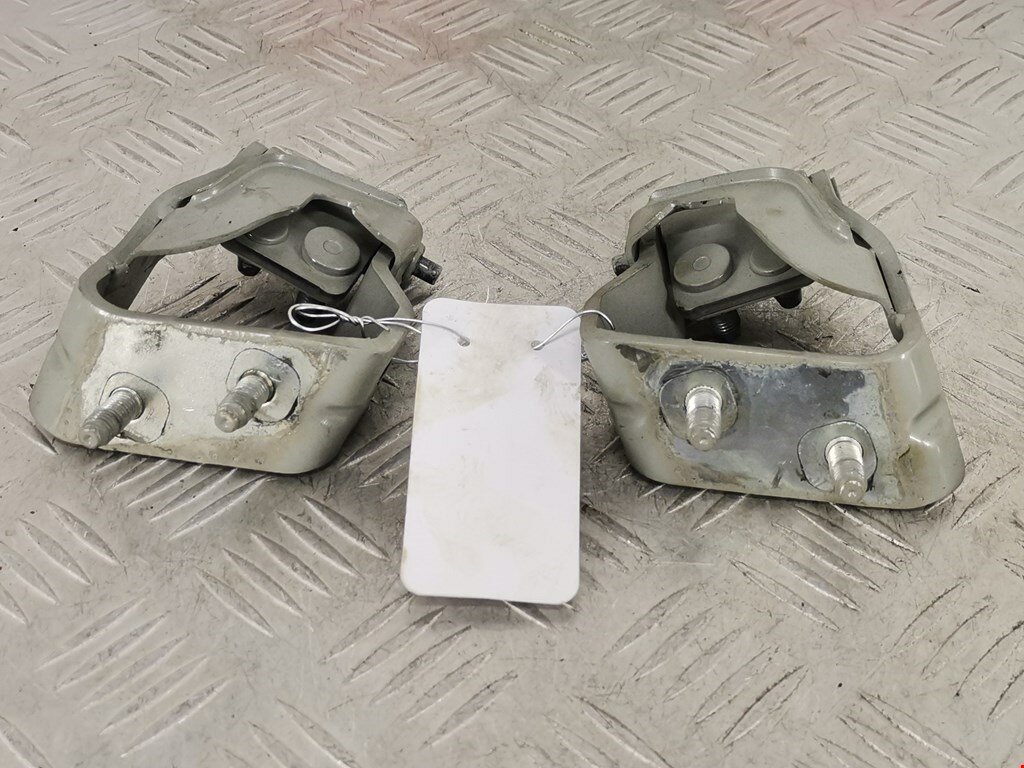 Петля крышки (двери) багажника Audi Q7 4L 4L0827299C арт. 1455122