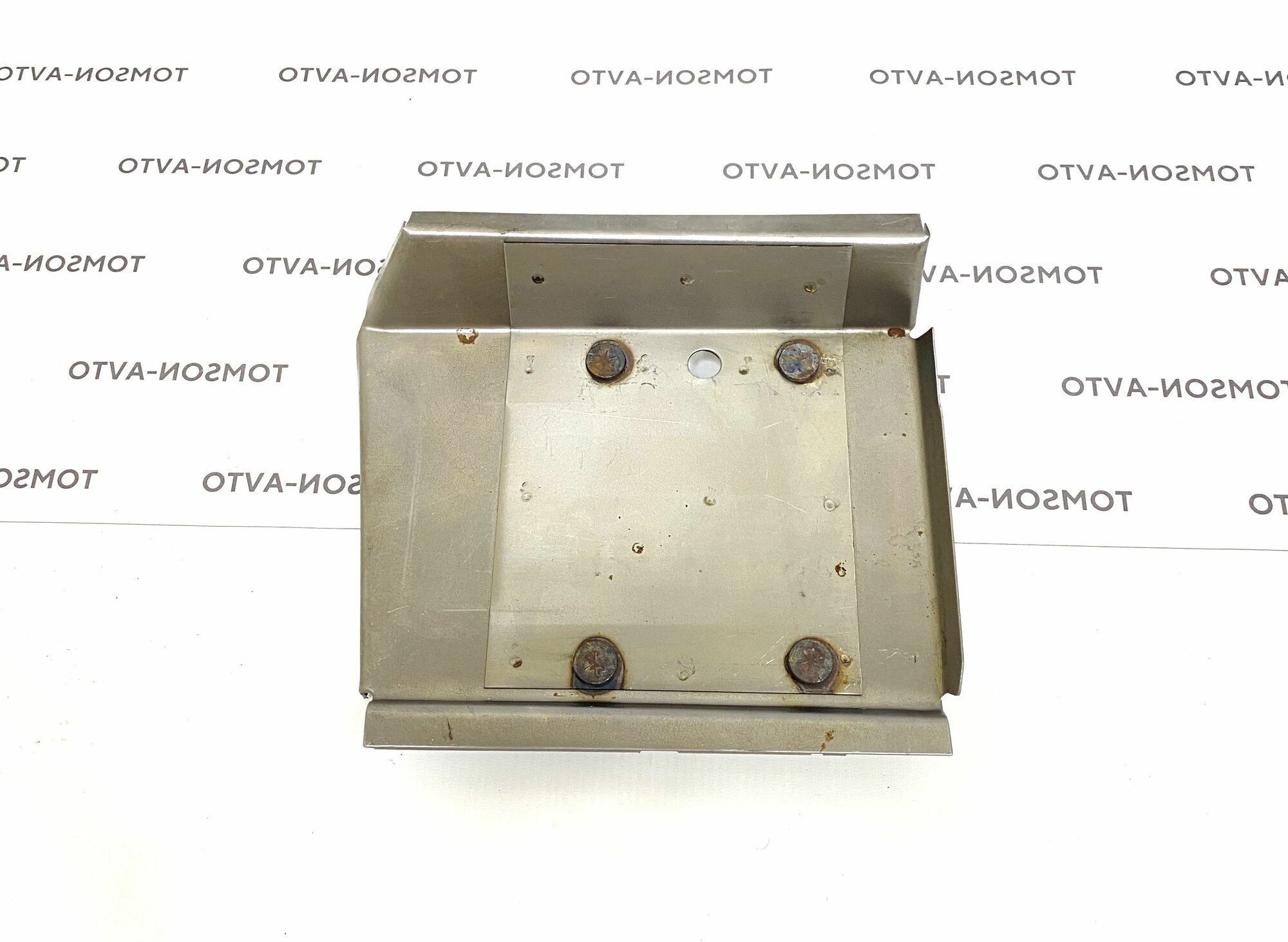 Площадка крепления реактивной тяги левая ВАЗ нива 2121 2121-5101371