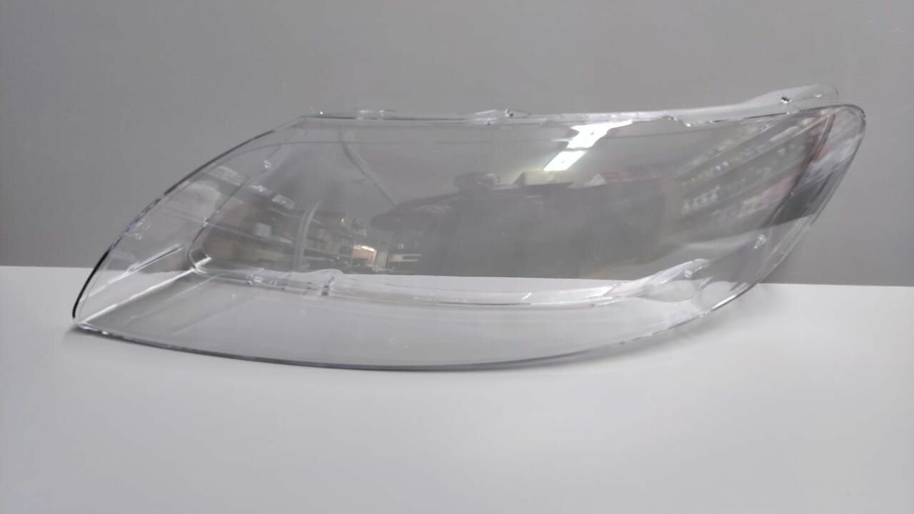 Стекло фары Audi Q7 2006-2015