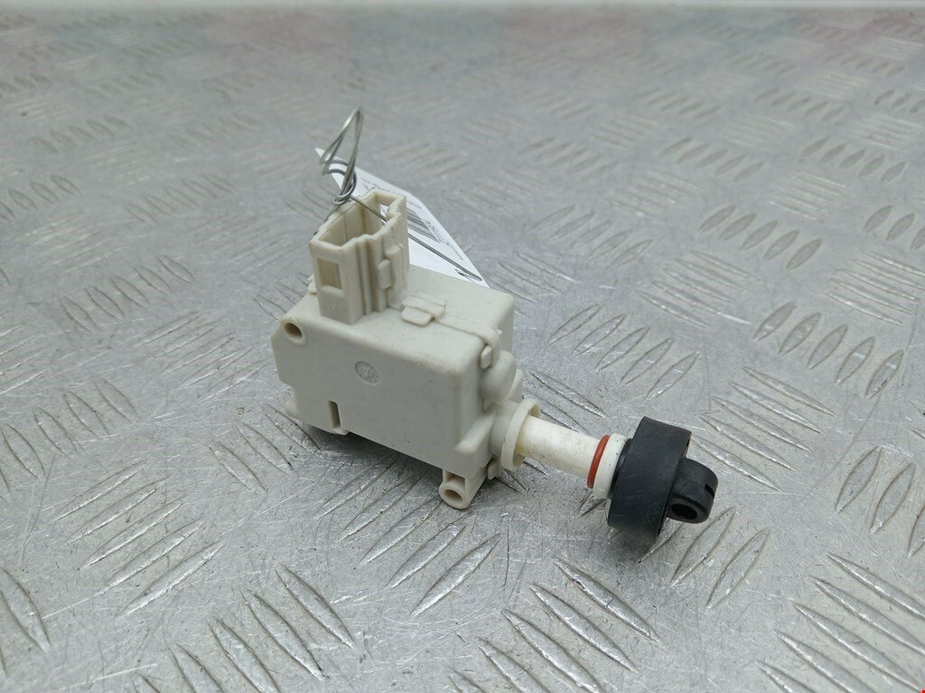 Сервопривод (электропривод моторчик привода) Audi A6 C6 4L0810773D арт. 2111904