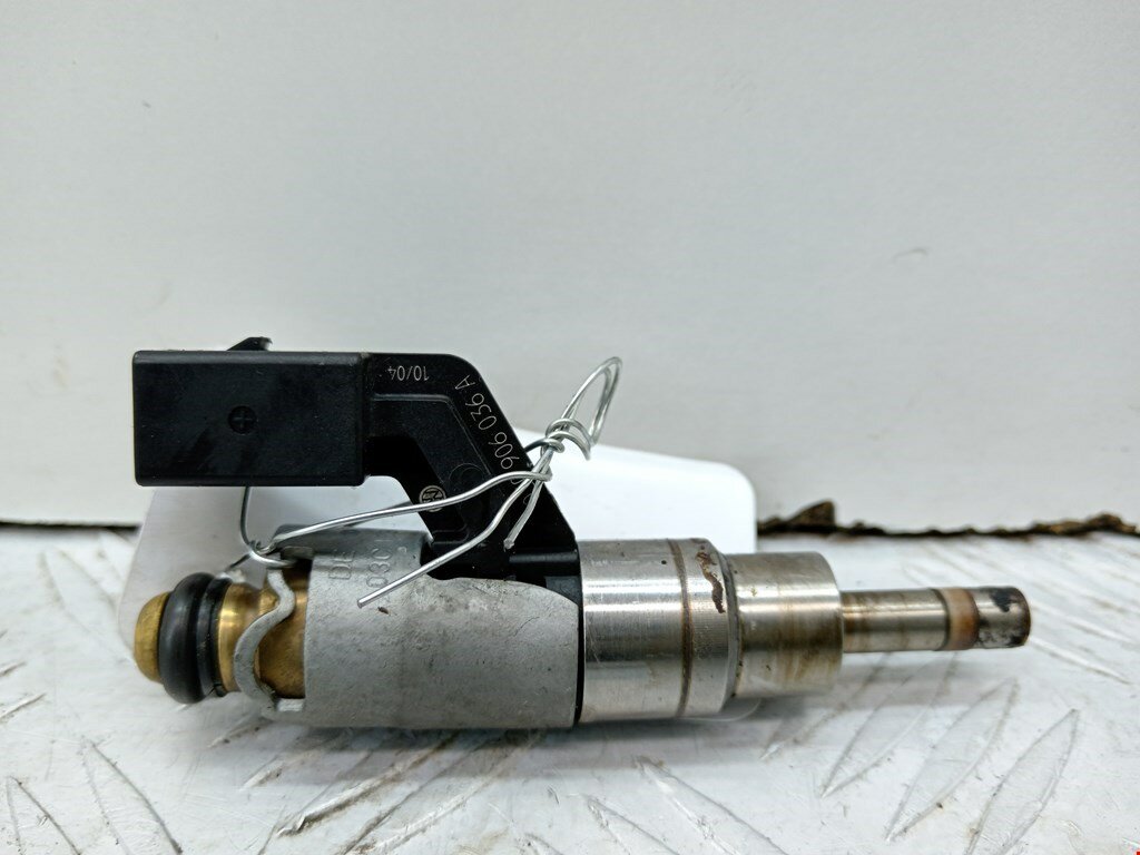 Форсунка бензиновая электрическая Volkswagen Touran 1 03C906036A арт. 1990958