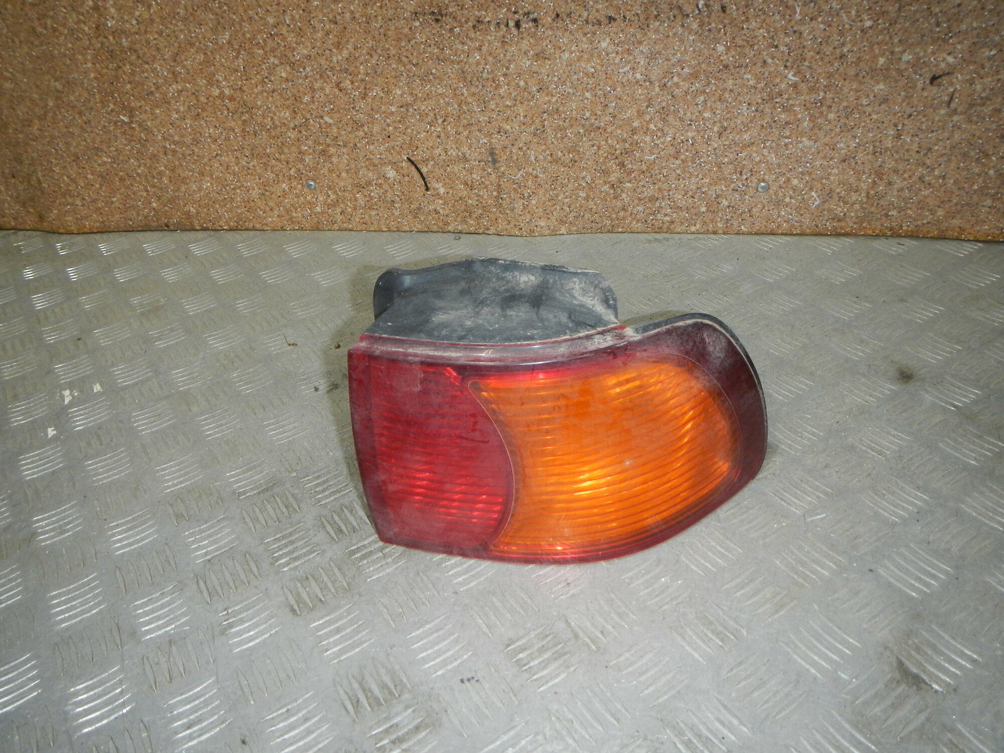 Б/У Фонарь задний правый, Toyota (Тойота)-IPSUM TOYOTA IPSUM Царапины. 554085 TOYOTA арт. 8155044040