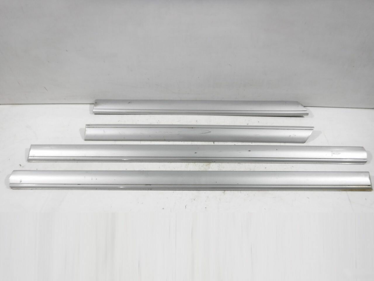 Молдинг двери Mercedes-Benz C-класс W202/S202 (1993—1997) A2026908162